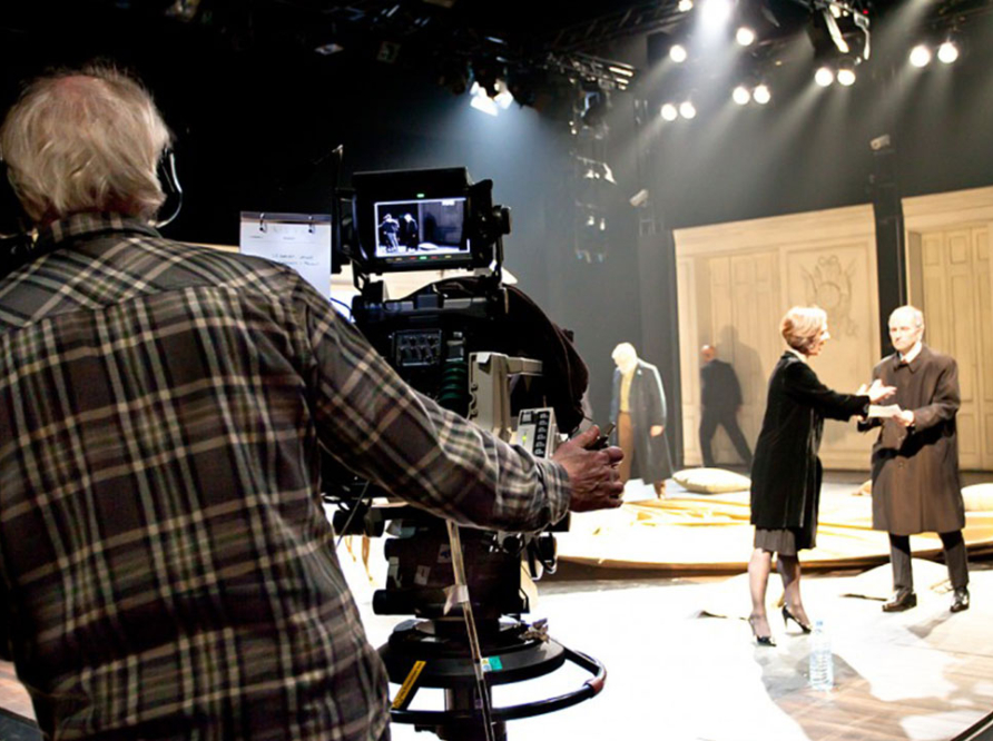 How to watch streamable theatre on your TV | by Streamdoor 😍 on Stagedoor